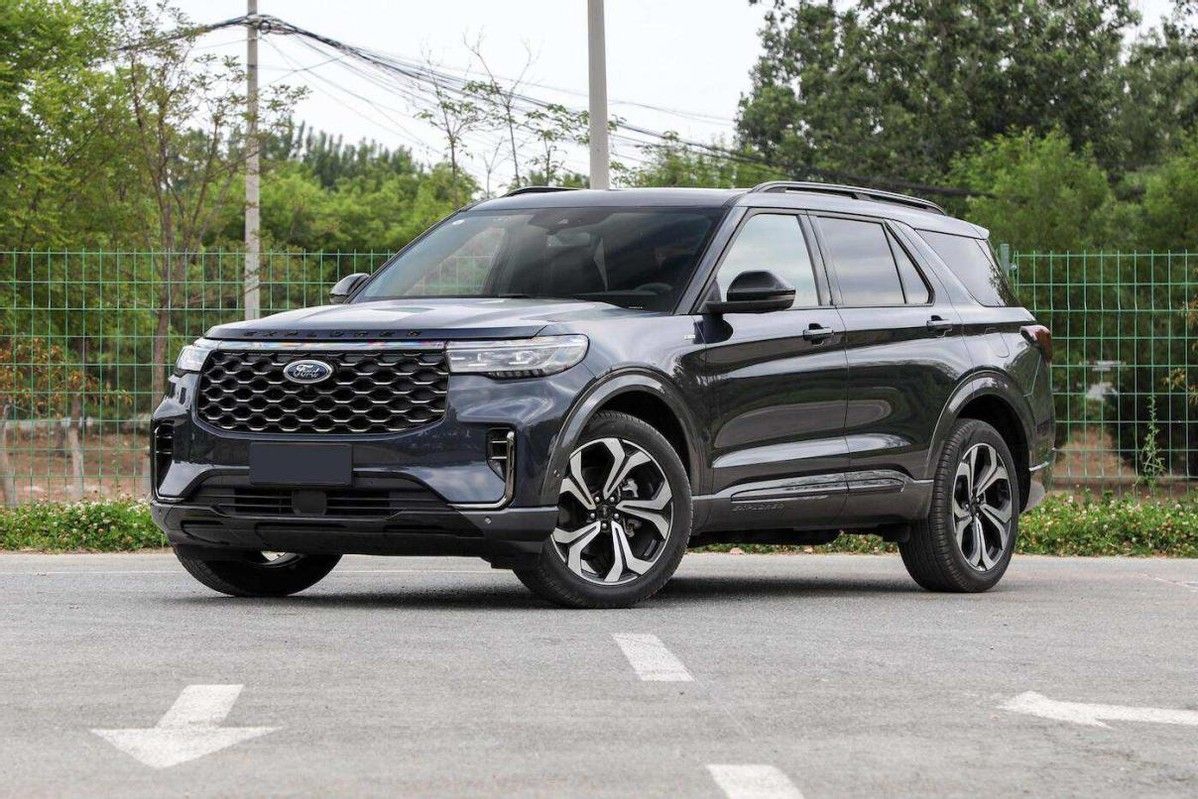 福特的诚意之作，标配2.3T+10AT，与奥迪Q7同级，带你看探险者-新浪汽车