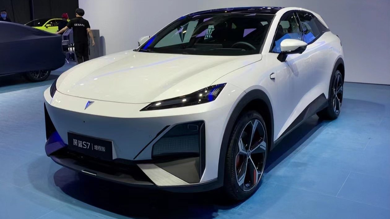 新能源SUV卷王之争：深蓝S7与比亚迪宋 Plus DM-i怎么选|单车导购|汽车视频|新能源_新浪新闻