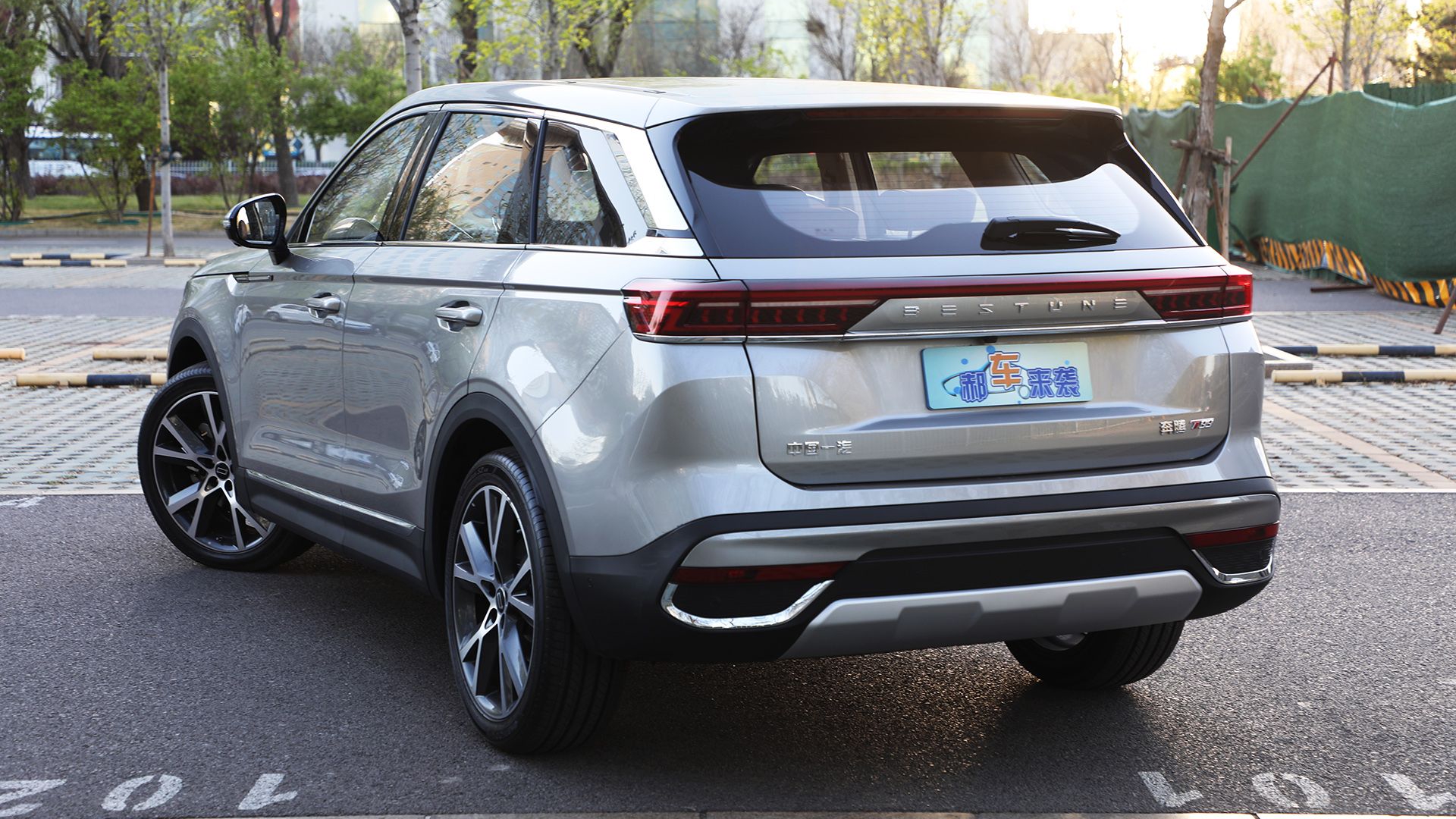 竞争CS95星途揽月？预算15万买中大型SUV，一汽奔腾T99行情导购|故障维修|11-15万suv|奔腾_新浪新闻