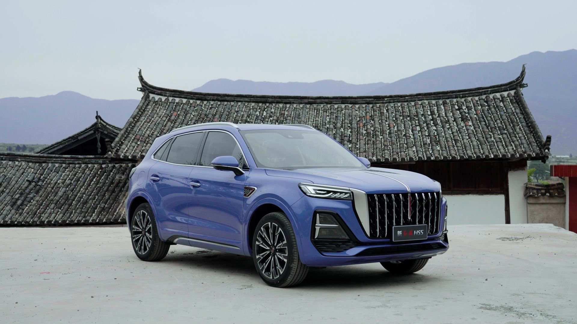 价格不变，全面增强，2023款红旗HS5发力主攻“性价比”|汽车资讯|15-20万suv|红旗_新浪新闻