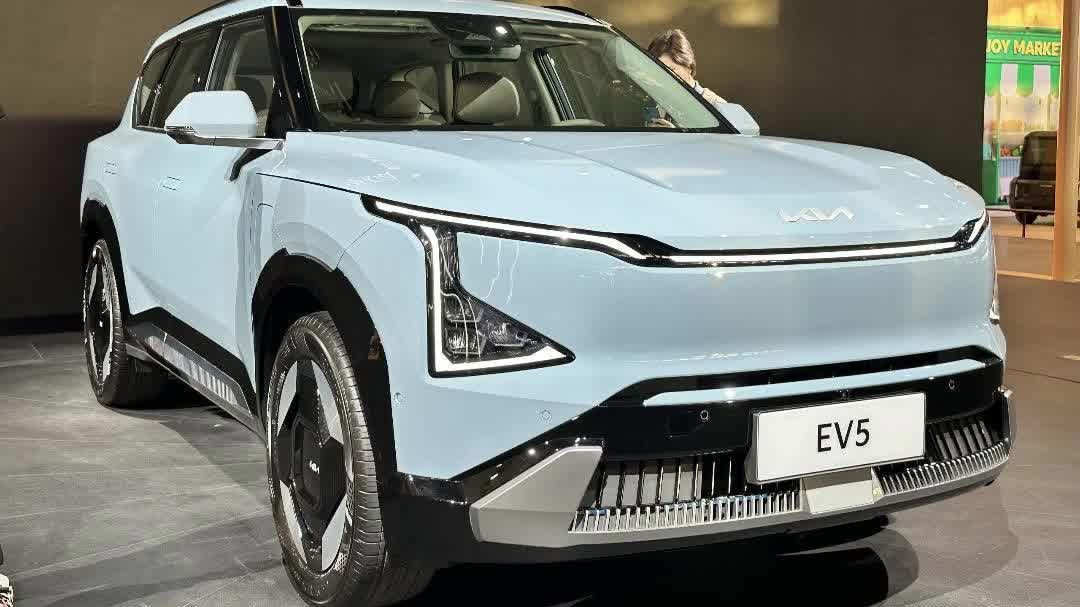 2023广州车展快讯：售价14.98-17.48万元，起亚EV5首发上市|新车上市|11-15万新车|新能源_新浪新闻