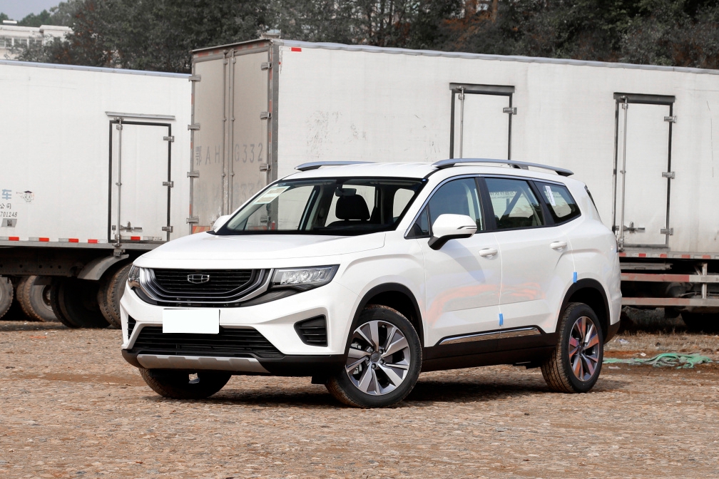 大七座SUV吉利豪越，184马力+6AT，空间媲美汉兰达，才10万多-新浪汽车