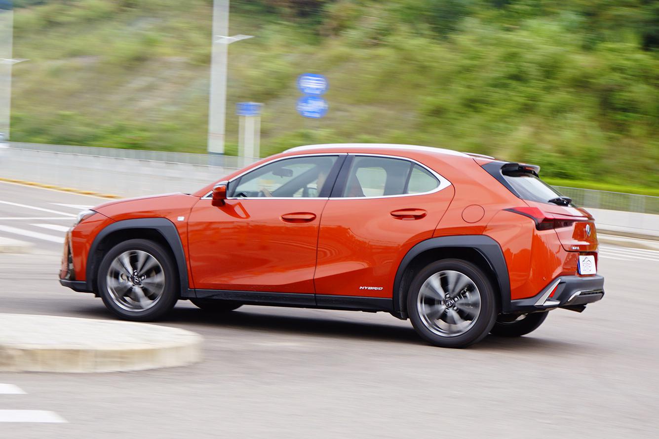 只对懂的人来电 雷克萨斯UX260h全驱版试驾测评-新浪汽车