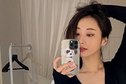 韩国女艺人朴景丽SNS发自拍 抬手撩发露纤腰|朴景丽|美貌|自拍_新浪新闻