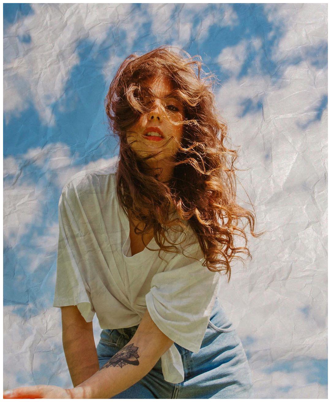 单人照的拍摄方式，艺术家Laura Perrucci充满故事性的摄影灵感|故事性|摄影|灵感_新浪新闻