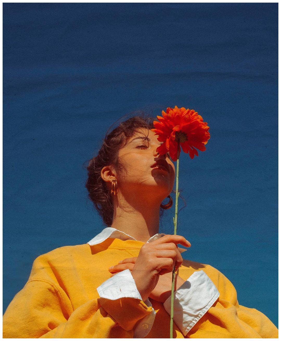 单人照的拍摄方式，艺术家Laura Perrucci充满故事性的摄影灵感|故事性|摄影|灵感_新浪新闻