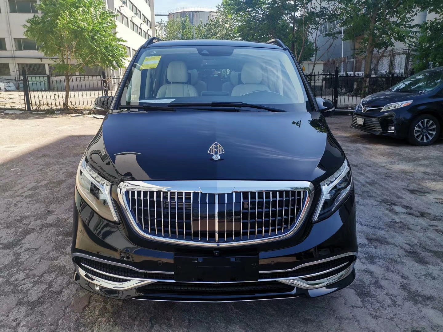 奔驰v260L尊贵加长版 改装迈巴赫vs680 内饰外观焕然一新-新浪汽车