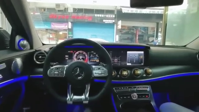 奔驰E300L升级AMG方向盘，真的超喜欢_新浪新闻