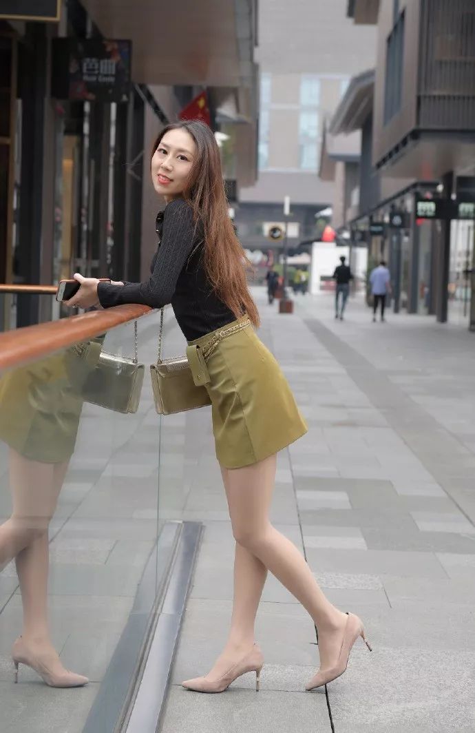 女孩子身材太瘦要怎么穿搭?学会正确的搭配,轻松穿出优美线条