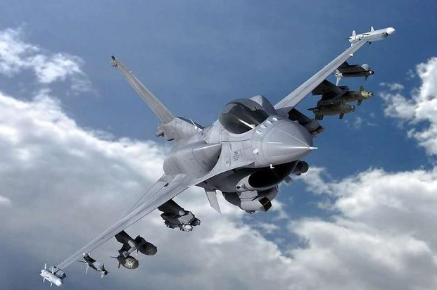 美军F-16最新版本F-16V，性能达到三代半没问题