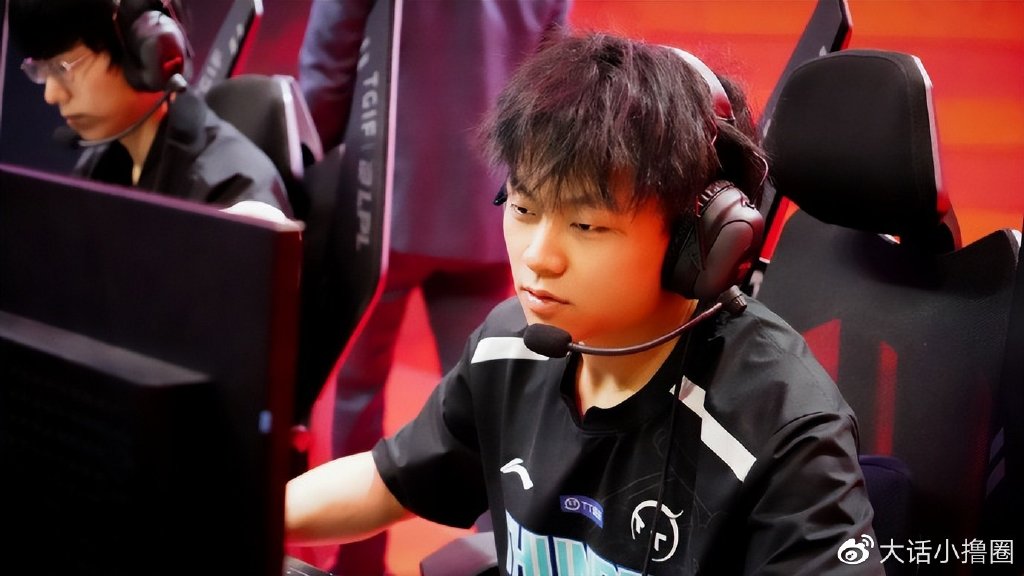 RNG太懂流量了！对战TT放狠话：上次揍完你不服？那再揍一遍！