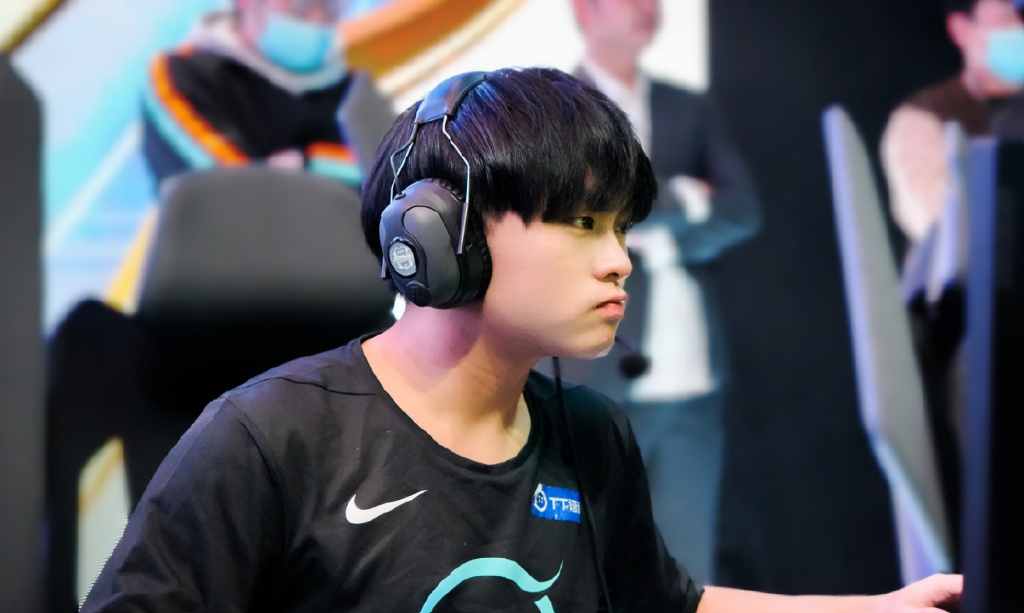 前瞻：Scout新赛季首秀！RNG冲击两连胜，呼吸哥迎来挑战