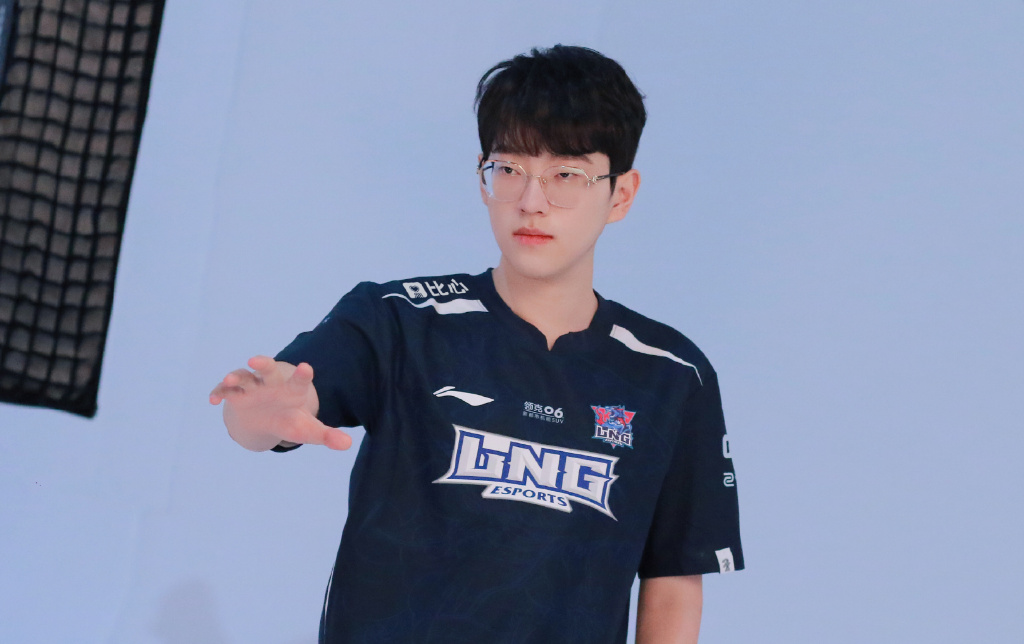 前瞻：Scout新赛季首秀！RNG冲击两连胜，呼吸哥迎来挑战