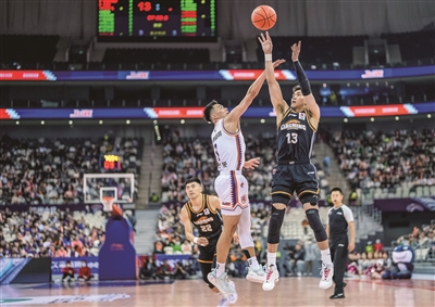 CBA常规赛上海“大鲨鱼”主场翻身