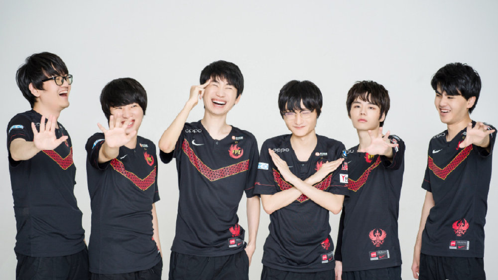 FPX官方怒怼LPL十周年颁奖不公！S9冠军没收粉丝开喷|没收|典礼|粉丝_新浪新闻