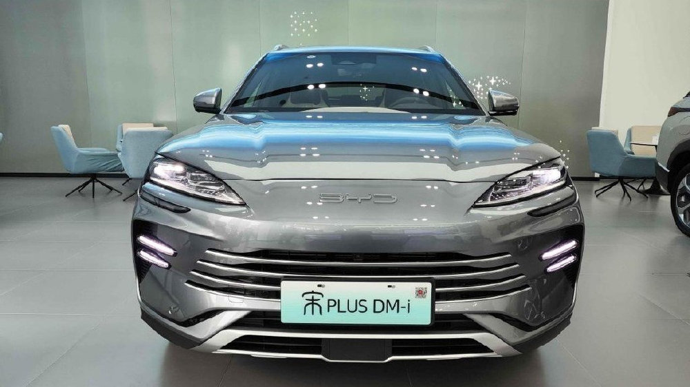 探店｜比亚迪宋PLUS DMi冠军版，我只想说：太酷啦！-新浪汽车