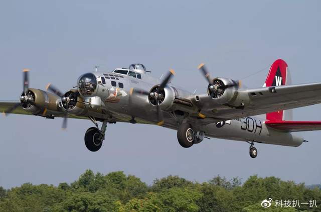 B25轰炸机，巡航速度快，曾扬威于二战期间