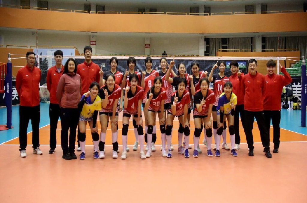 U18女排全锦赛落幕，国青主帅匡琦带领山东青年女排3:1上海夺冠！