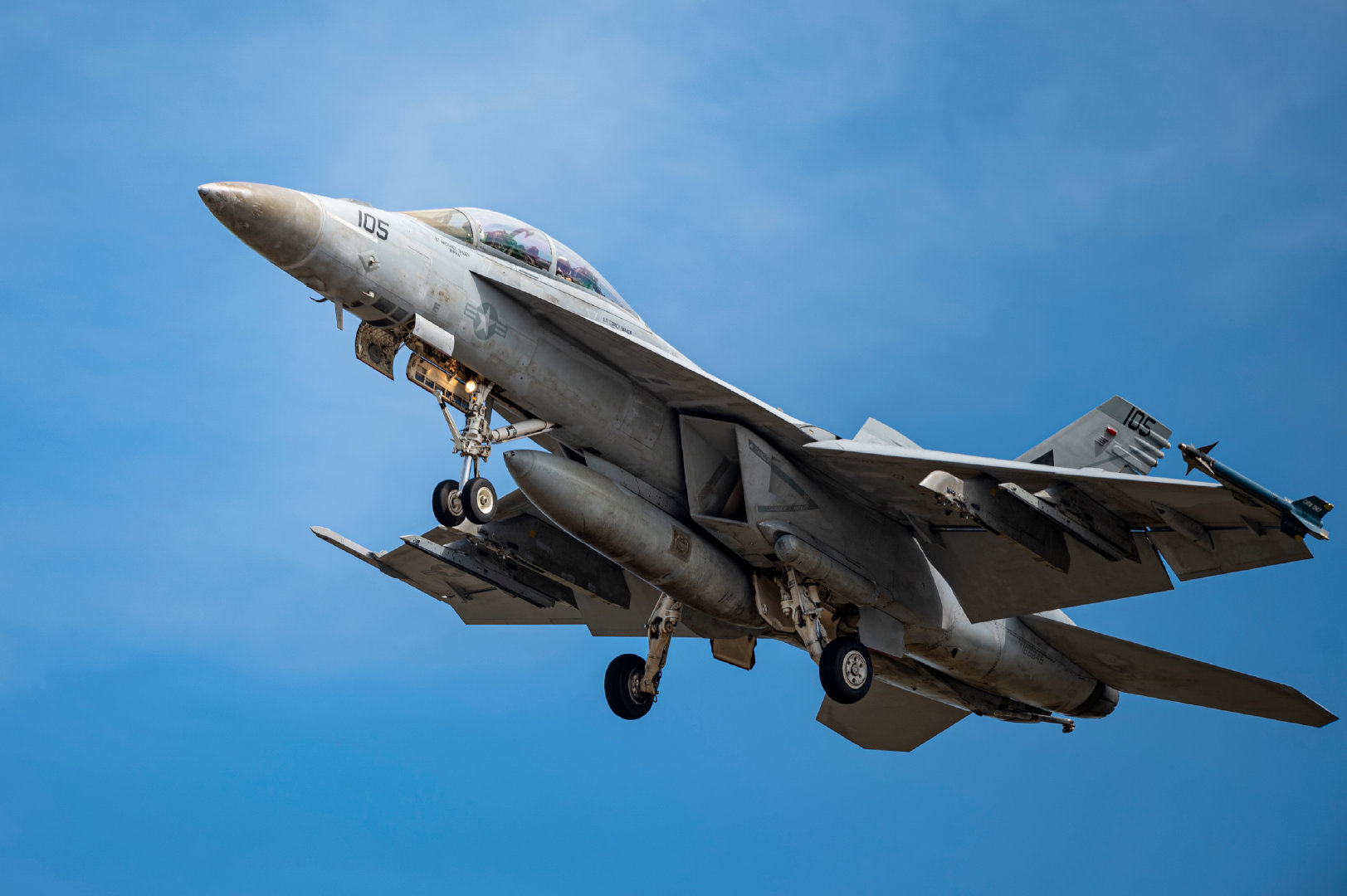 美国海军F/A- 18e超级大黄蜂参加武器系统评估项目23.06