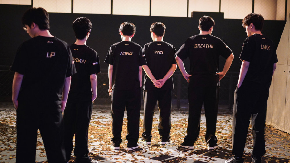 Letme复出成笑话沦为饮水机！朱开官宣回归RNG主教练|主教练|朱开|赛场_新浪新闻