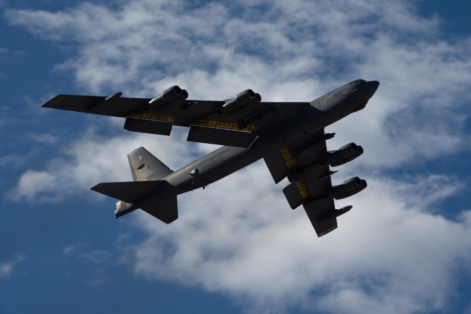 巴克斯代尔空军基地第二炸弹联队的B-52同温层堡垒起飞执行任务|同温层|巴克斯|代尔_新浪新闻