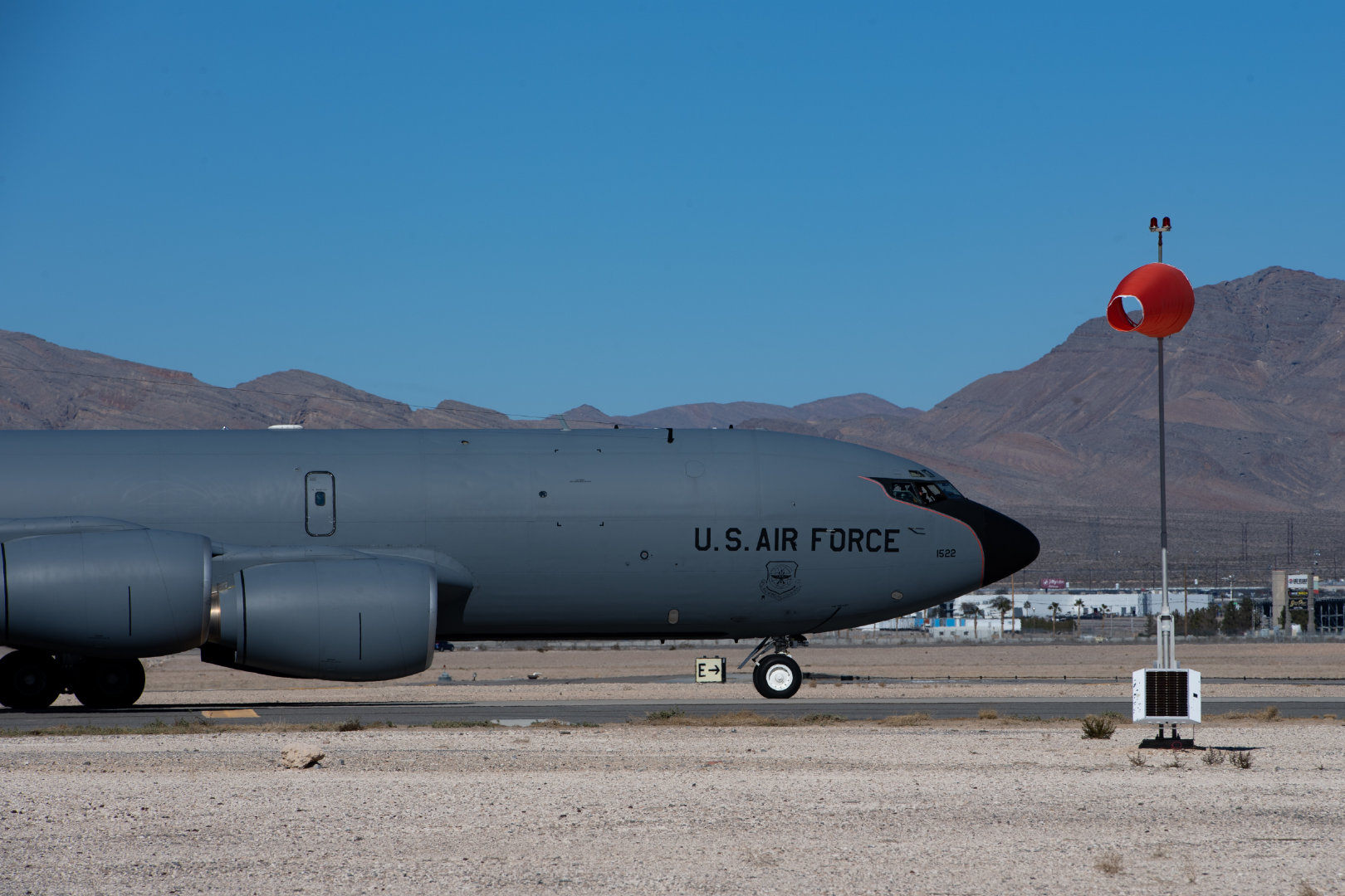 巴克斯代尔空军基地第二炸弹联队的B-52同温层堡垒起飞执行任务