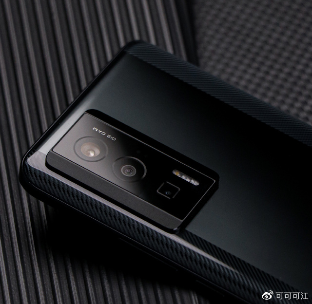 3K预算买骁龙8+机型，红米K50至尊版 和 红米K60，哪款更值得选择？