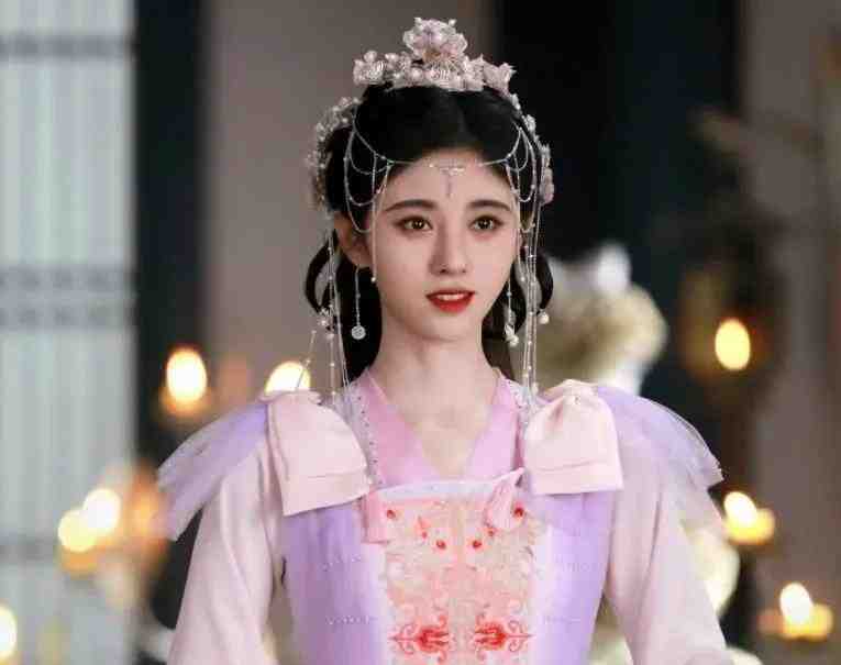 明明是整容脸,却成了颜值巅峰,这五位女星,动脸太成功了 陈小纭 整容 鞠婧祎 新浪新闻