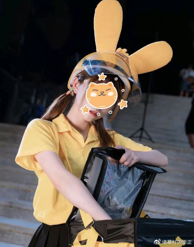 漂亮的女孩子不能送外卖么?用外卖媛仨字攻击,人性之恶何至于此 外卖 女孩子 人性 新浪新闻