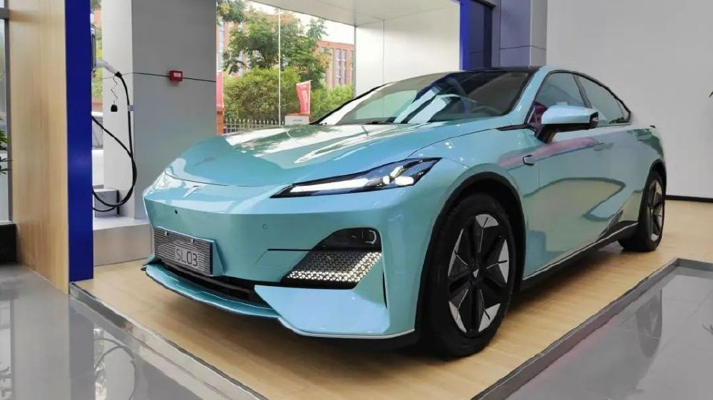 不到20万买高配中型电动车？探店515纯电版深蓝SL03-新浪汽车