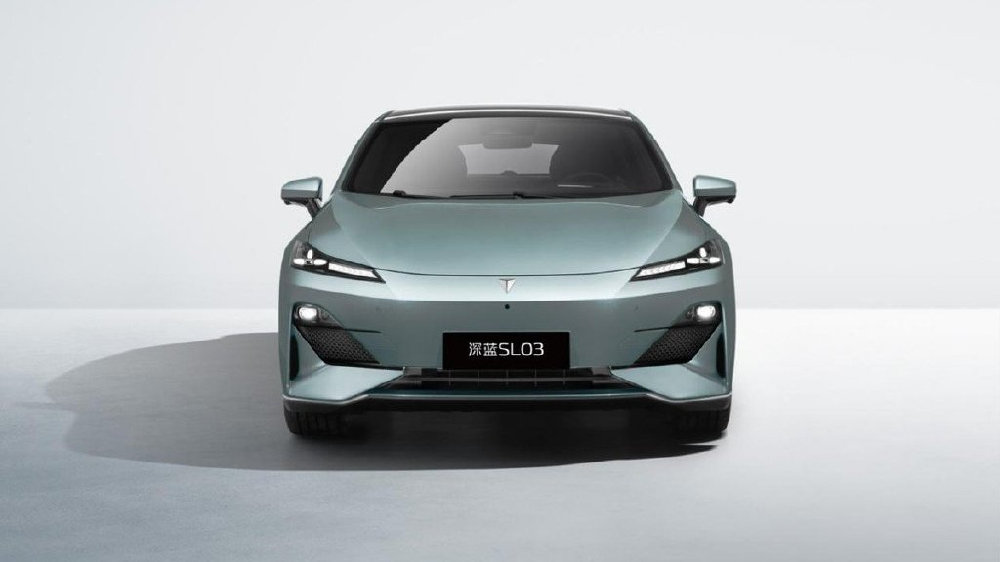 深蓝2025款SL03焕新上市 售价11.99万-14.69万-新浪汽车