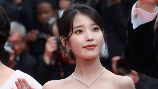 IU正式演出不唱这两首歌，演唱会上原因曝光，令歌迷们感到惋惜|李知恩|歌迷们|Good day_新浪新闻