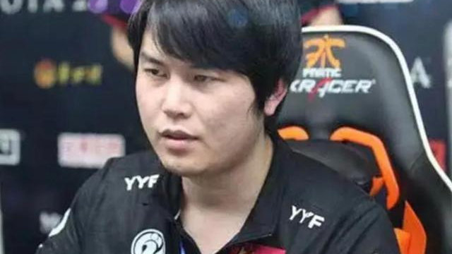 DOTA2：yyf直播时说了这样一句话，粉丝瞬间绷不住了|斗鱼|粉丝|主播_新浪新闻