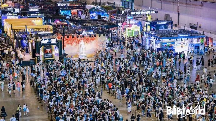 30万年轻人，700多家展商，为什么都来BW2025？|二次元_新浪新闻