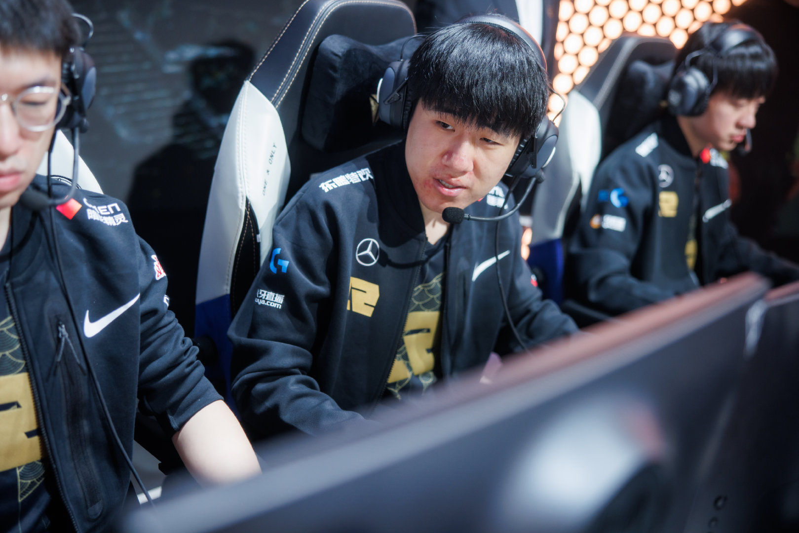 玩加专访RNG.GALA：入围赛的表现不是很好，小组赛前会努力调整的|rng|小组赛_新浪新闻