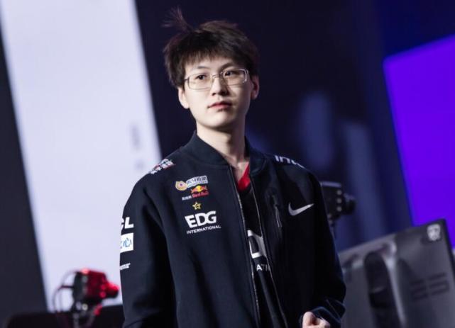 Meiko排位和路人对骂，让对方去查自己是谁，嘲讽国服玩家都太菜