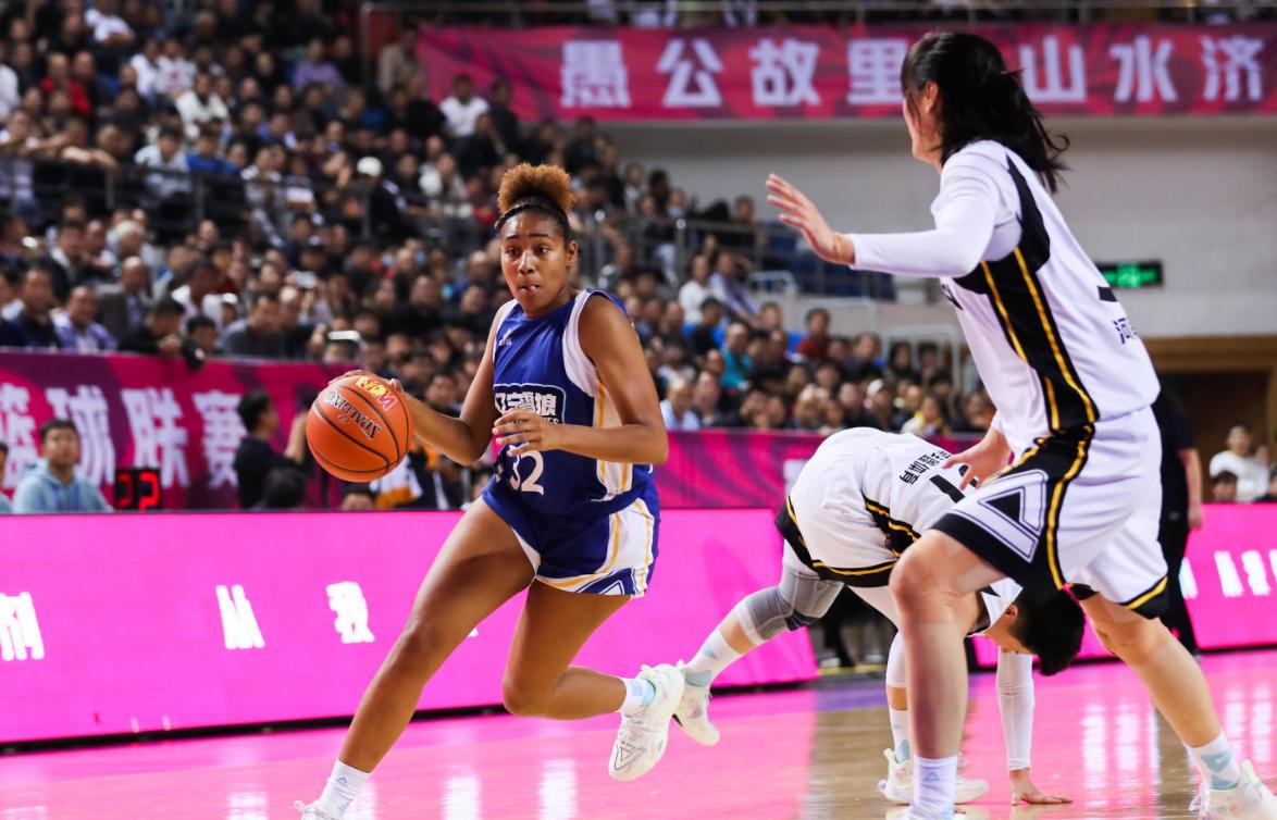 辽宁女篮5分险胜！超级外援轰18+13大爆发，杨鸣收获开门红|切克|13|揭幕战_新浪新闻