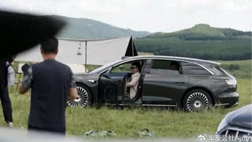 余承东亲测享界S9T智慧电动门，更有掀背式尾门、新车色齐曝光-新浪汽车