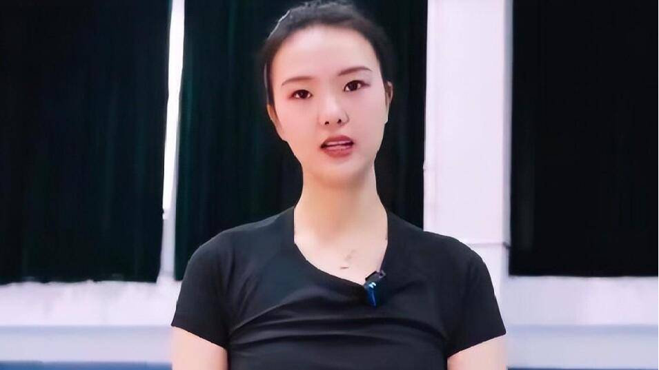 职业生涯接近退役，球迷的世态炎凉，在张常宁身上体现得淋漓尽致|张常宁|退役|主攻_新浪新闻