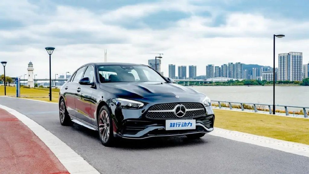 试驾奔驰C 350 e L：动力与绿牌兼得，成年人不做选择题-新浪汽车