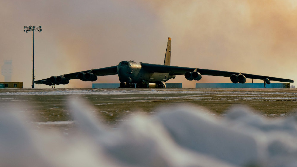 第23轰炸机中队B-52H同温层堡垒准备飞往西班牙|同温层|轰炸机|中队_新浪新闻