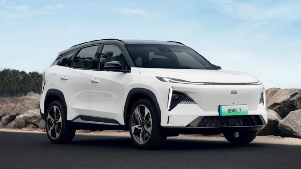 吉利银河L7上市，13.87万元起，混动市场迎来“新卷王”-新浪汽车