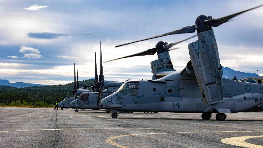 美国海军陆战队MV-22鱼鹰飞机在挪威巴杜福斯执行飞行任务|鱼鹰|挪威|飞行_新浪新闻