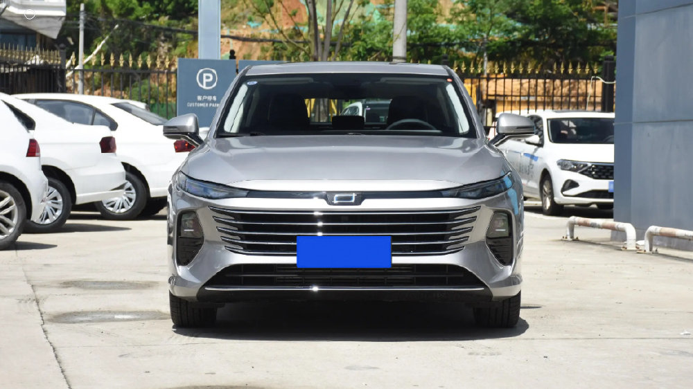 又一款国产车掀桌子了！奔腾B70仅售7.59万起，还不入手？|奔腾B70|奔腾|空间_新浪新闻