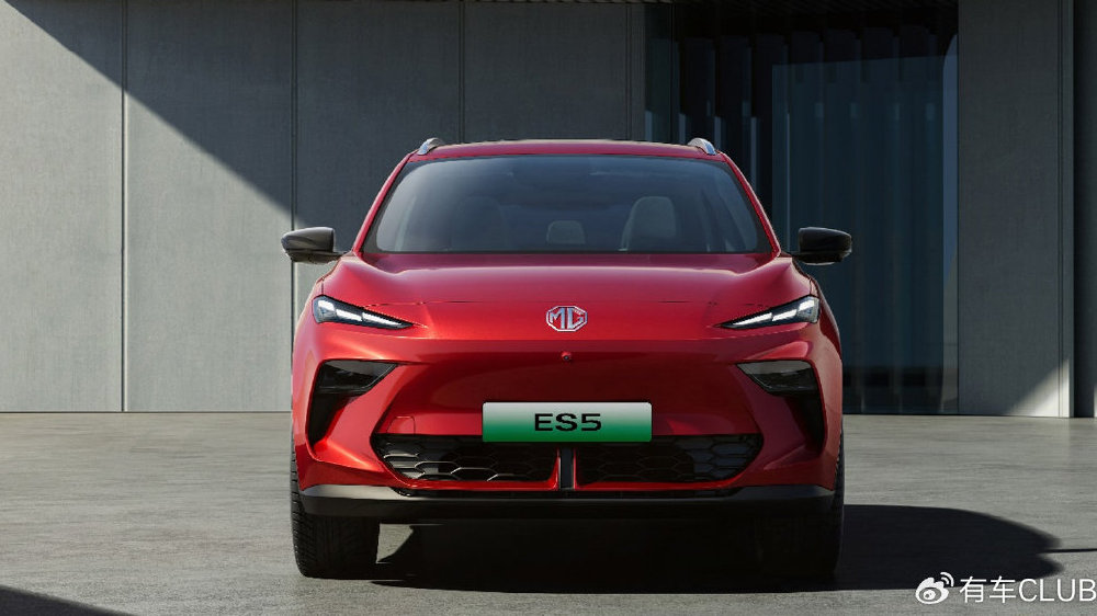宠毛孩子纯电后驱SUV 绝对不晕车的MG ES5尊“宠”价10.39万起-新浪汽车