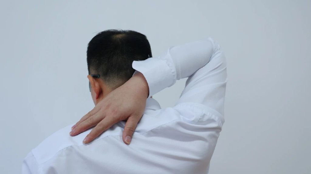 关于颈椎病,应如何正确鉴别与诊断?这3点或能让你更懂颈椎病