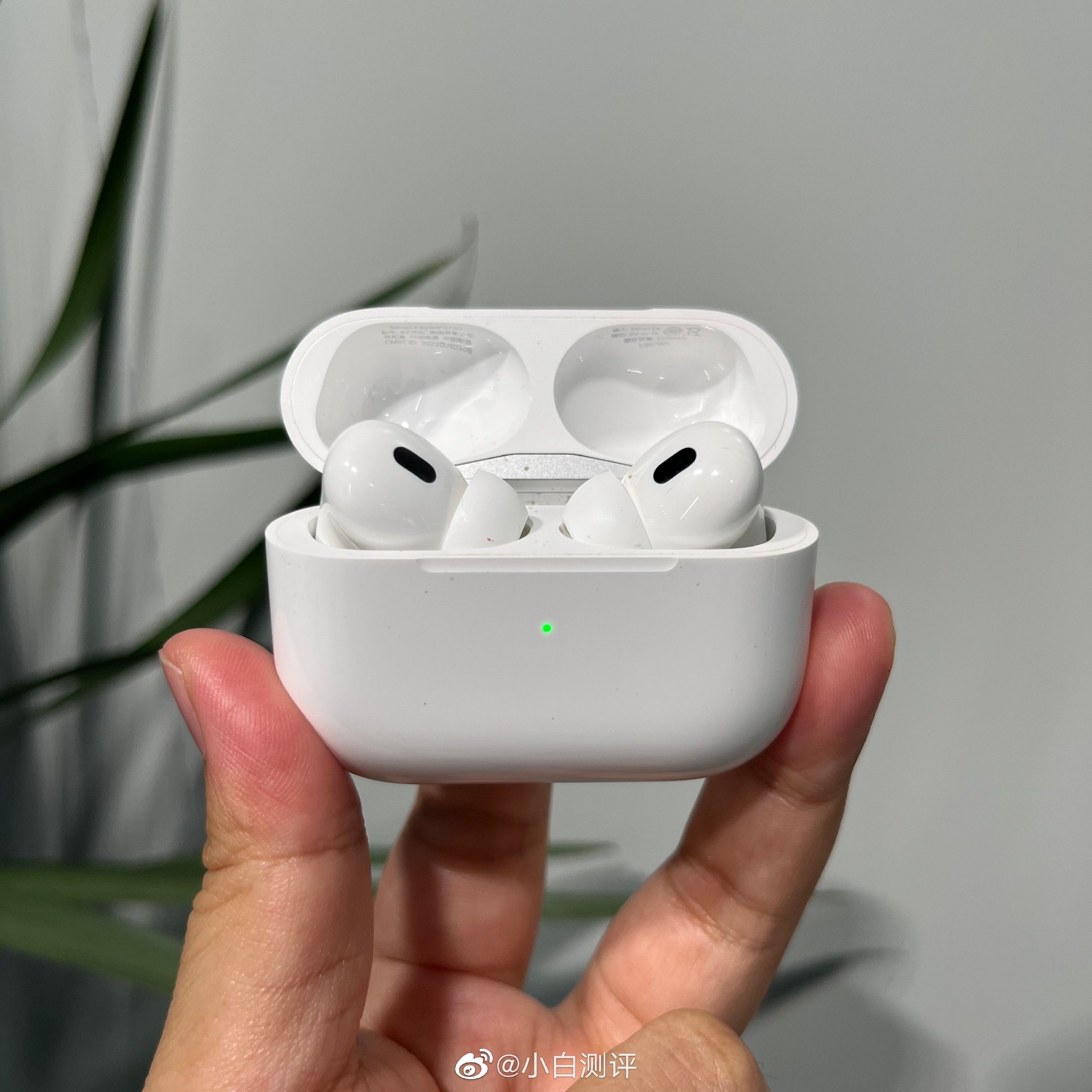 苹果发布会还宣布AirPods Pro2将新增自适应音频模式……|降噪|AirPods|AirPodsPro_新浪新闻
