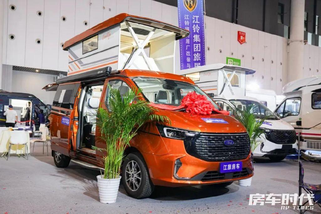 江旅2023小野牛V362 硬升顶设计 自如空间兼顾商旅 城市地库出入自由