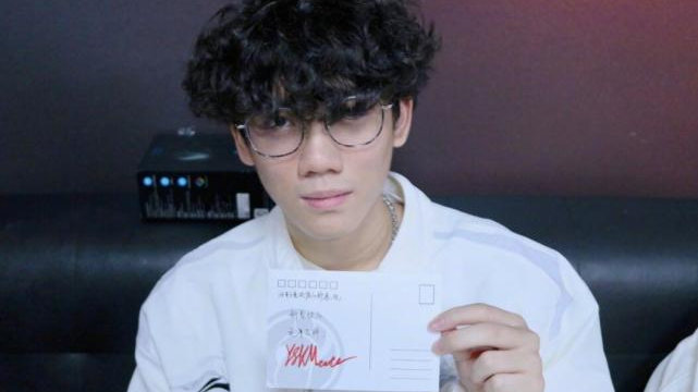 IG连线T1打训练赛，新人yskm成功单杀，宙斯也被斩落马下|宙斯|训练赛|新人_新浪新闻