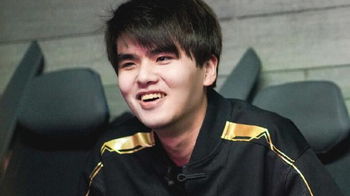 LWX首发位置打没了，RNG集训不带他，独自rank很心酸|集训|训练赛|春季赛_新浪新闻